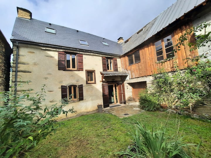 Maison Authentique Pyrénéenne Pleine De Charme - Ecole de Ski Français des Agudes