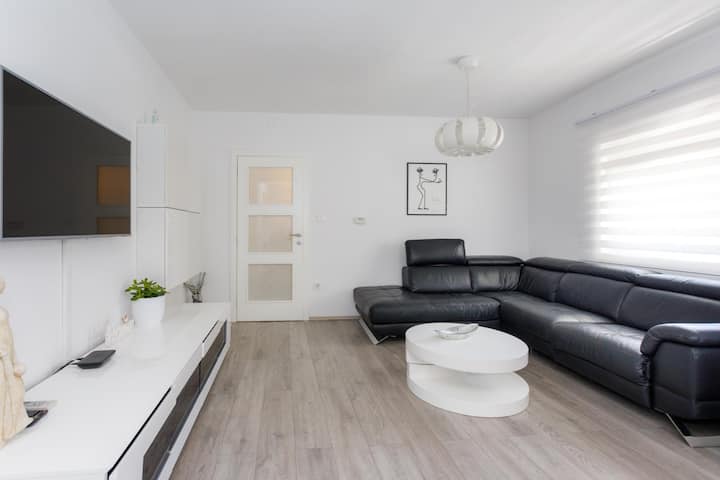 Family Apartment Laura In The Heart Of Krk City - Krk