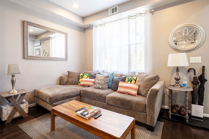 Spacious Newly Renovated 5-star Dc Experience - Washington, D.C.