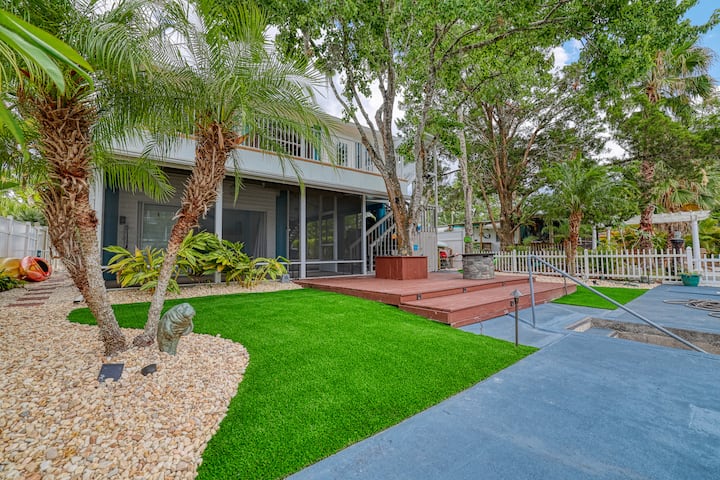 Amazing Waterfront House! - Spring Hill, FL