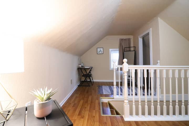 Tiny Gem Studio - Downtown Close - Detroit, MI