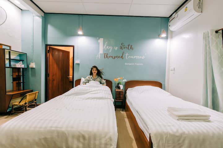 ห้องถวิล (Twin Bed Room) - Prachuap Khiri Khan