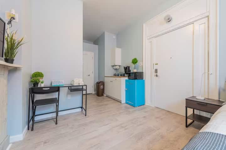 Comfy Studio-1 - Kingsessing - Philadelphia