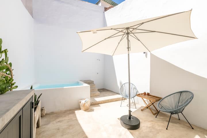 Traditional House: Private Pool And Sunny Terrace - Portimão