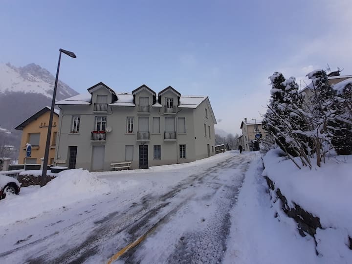 Cauterets : Appart T2 Rénové Avec Vue Montagne - Cauterets