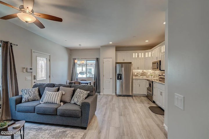 Modern River Retreat 1br 1ba W/ Covered Parking #1 - Lake Havasu City, AZ