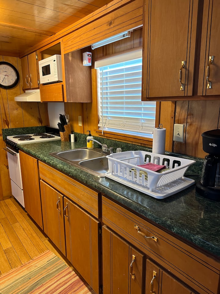 Woody Acres Cabin On The Lake - Rockport, TX