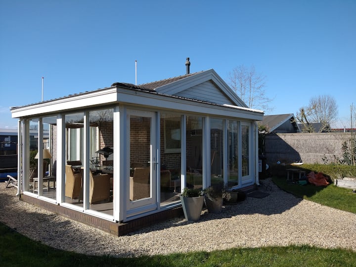 Beautiful Lake House Near Three Big Cities - Gouda