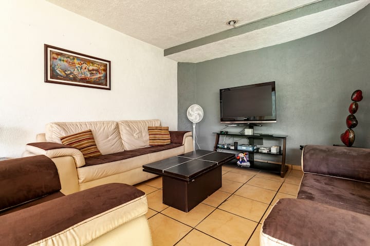 Casa Tencatl Cuernavaca/pet Friendly/wifi 500megas - Cuernavaca