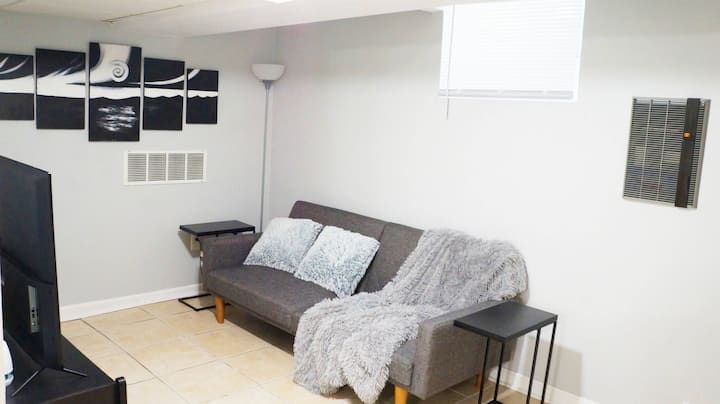 Modern Style Cozy Private Apt - Hyde Park - Boston