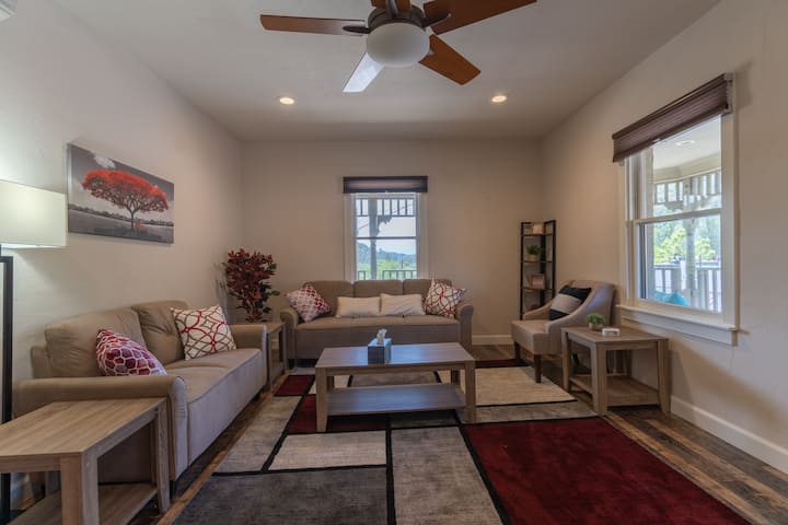 Modern 1bd Apt W/ Historic View Of Mariposa - Mariposa, CA