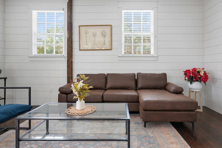 Historic Charleston Single W/ Private Outdoor Area - Charleston, SC
