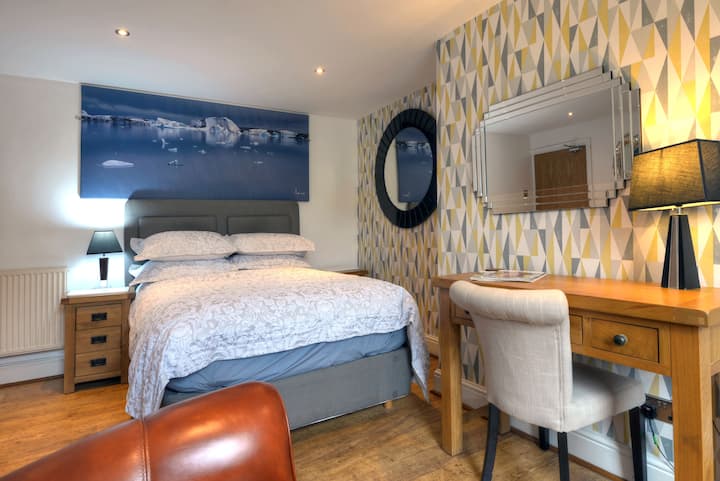 Friar Tuck En-suite Double Room - Hathersage