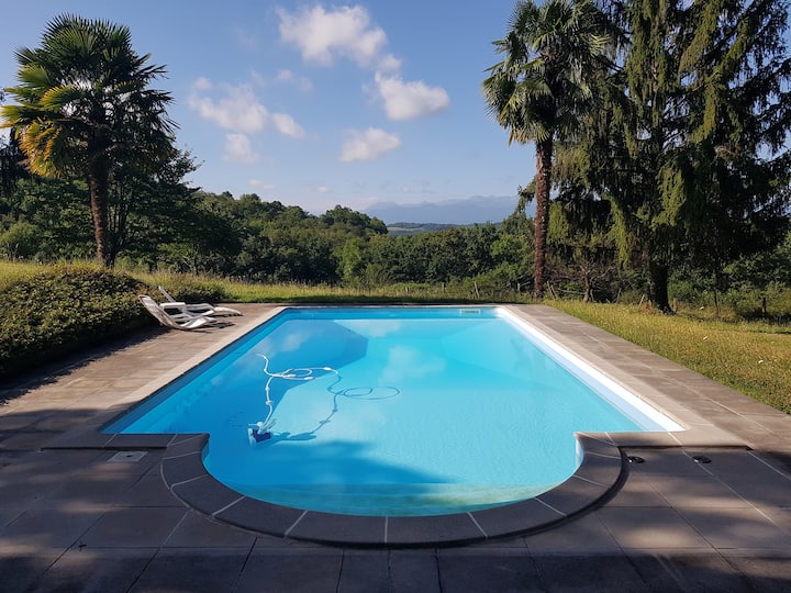 Maison De Charme Avec Piscine Et Vue - Pau
