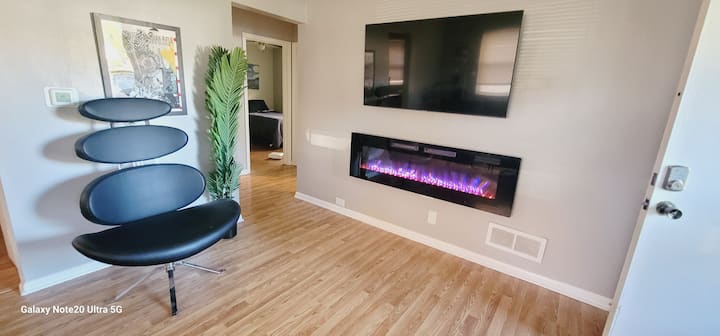 Sunny Bayview 2br - Walk To Everything! - Milwaukee, WI