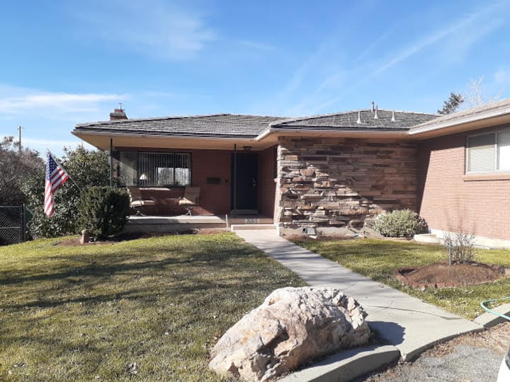 Comfy, Sleeps 8, 2 Bath, E-z Access To Everything! - Salt Lake City, UT