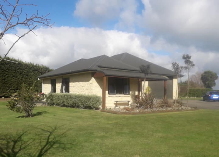 White Horse Drive Retreat - Palmerston North