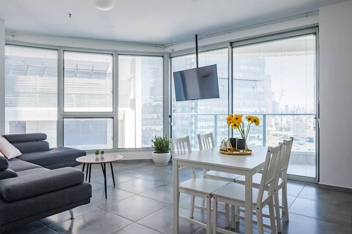 Gindi Tower  4 Bedrooms+ Mamad+parking&balcony - Tel Aviv