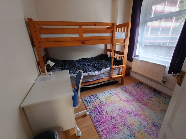 Another Room Close To City And Universities - Sheffield