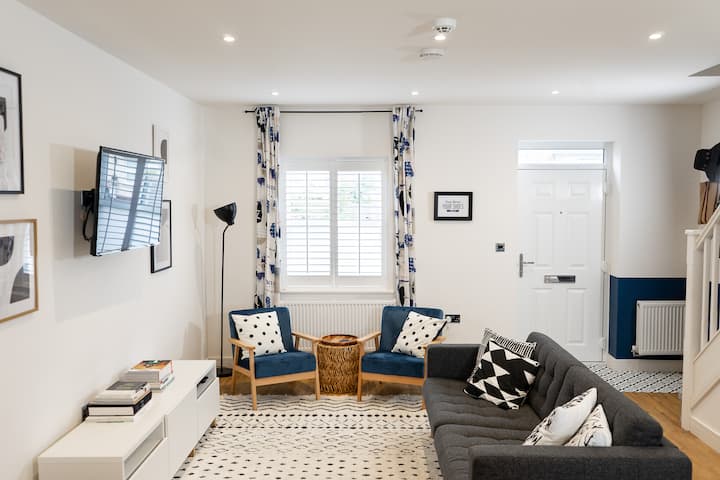 Stylish Seaside Retreat In Deal - Deal