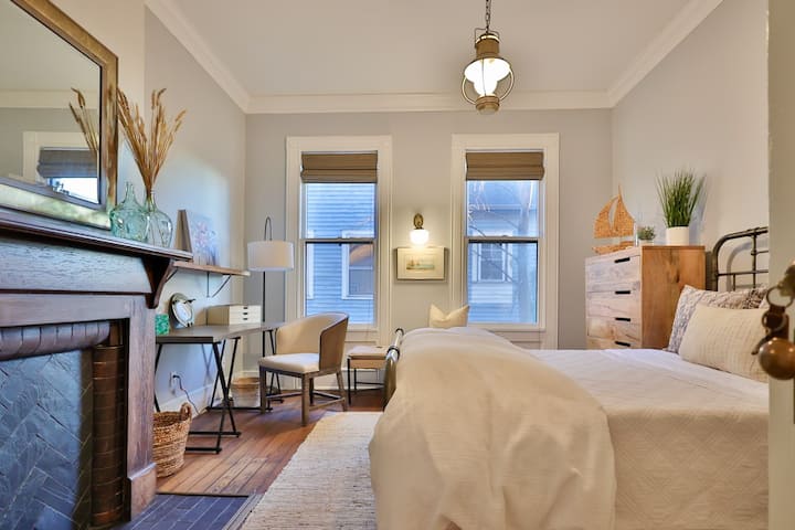 Walkable Queen Room In Boutique Historic Victorian - Knoxville, TN