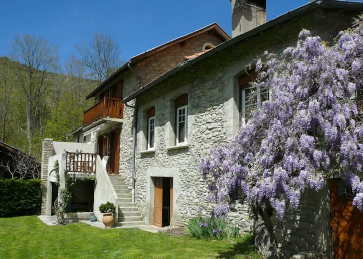 Chez Jean -Paul , Gîte Vue Pyrénées, Télétravail - Ariège