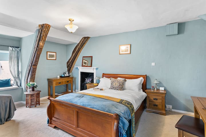 B&b King Size Room In A 13th Century Manor House - Bovey Tracey