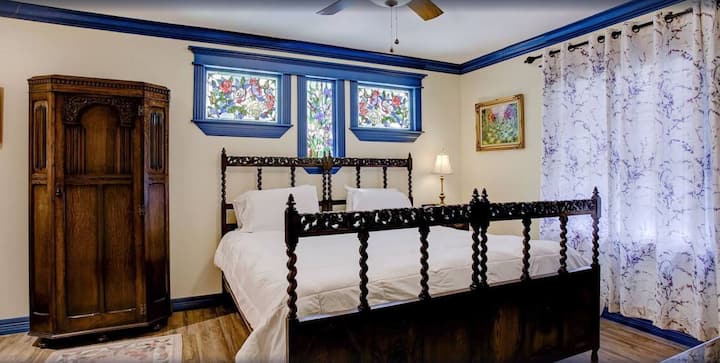 Junior Suite In Houston Heights Inn - Houston, TX