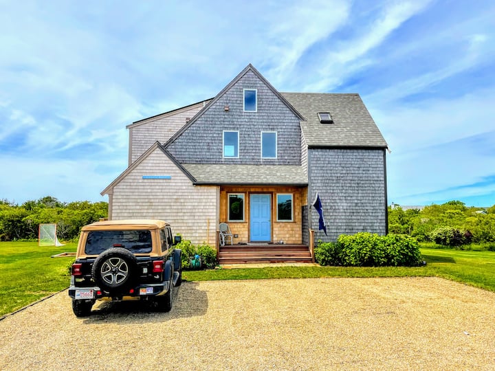 Bright And Airy Madaket Beach House - Nantucket, MA