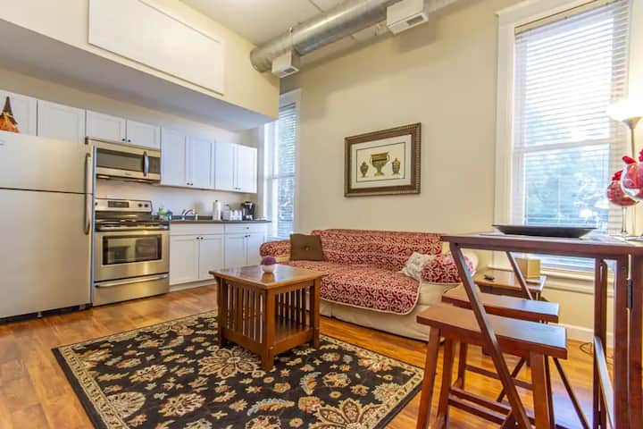 Remodeled 1br Apt - Dubuque, IA
