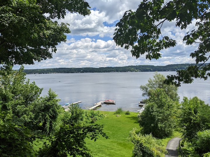 Beautiful Lake House On Saratoga Lake - Near Track - Saratoga, NY