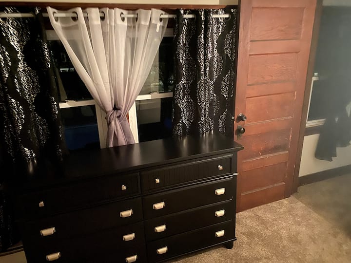 Quaint And Comfortable 2 Bdrm In Hartford’s Heart - West Hartford, CT