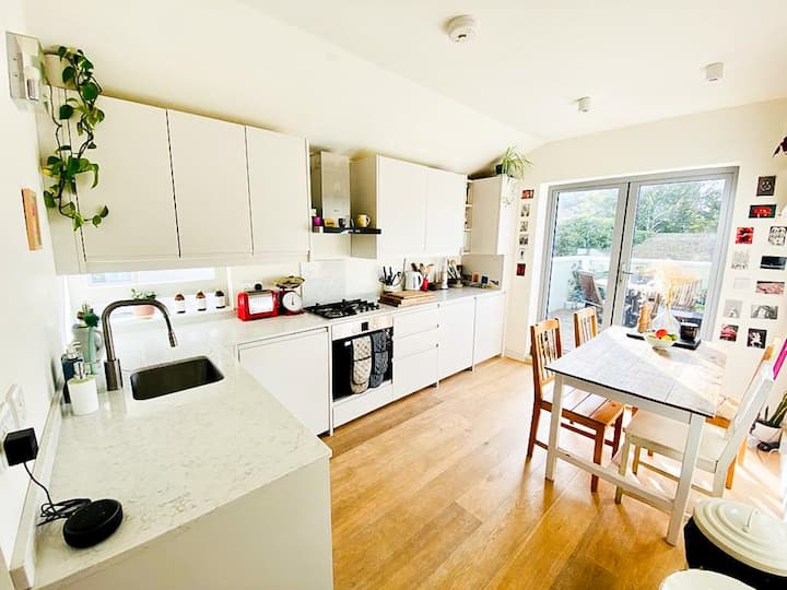 Idyllic Split-level Flat W/ Sun Trap Roofterrace! - Bromley