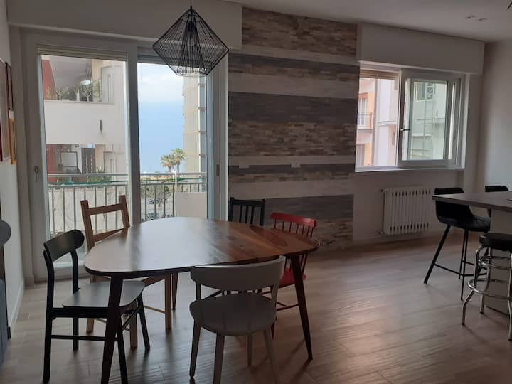 Bari-a 50mt Dalla Spiaggia, In Pieno Centro Città! - Bari