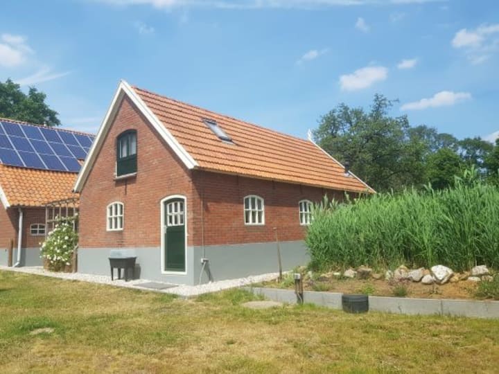 Huisje Buitenaf Fietsen, Speeltoestel, Trampo, Bbq - Aalten