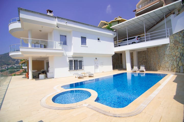Oba Vacation Rentals with a Pool - Antalya, Türkiye | Airbnb
