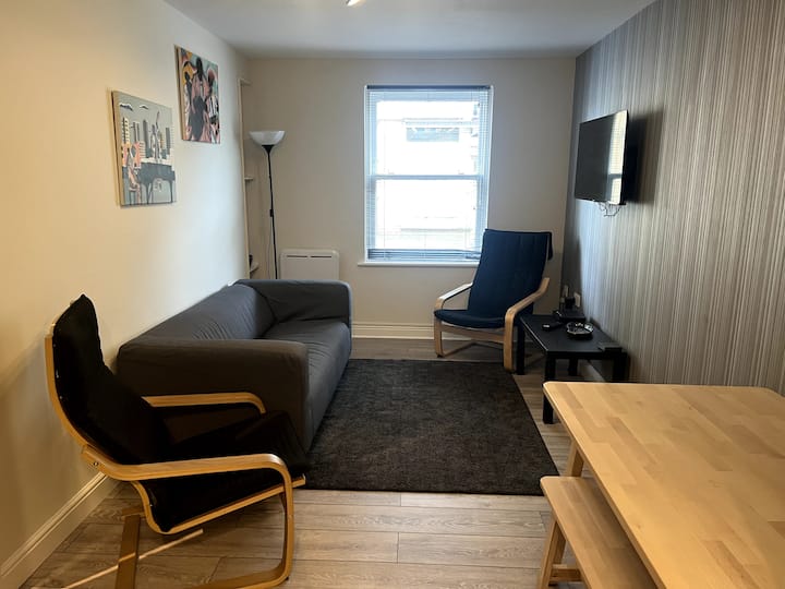 Ground Floor 3 Bed Flat With Parking Close To City - Canterbury