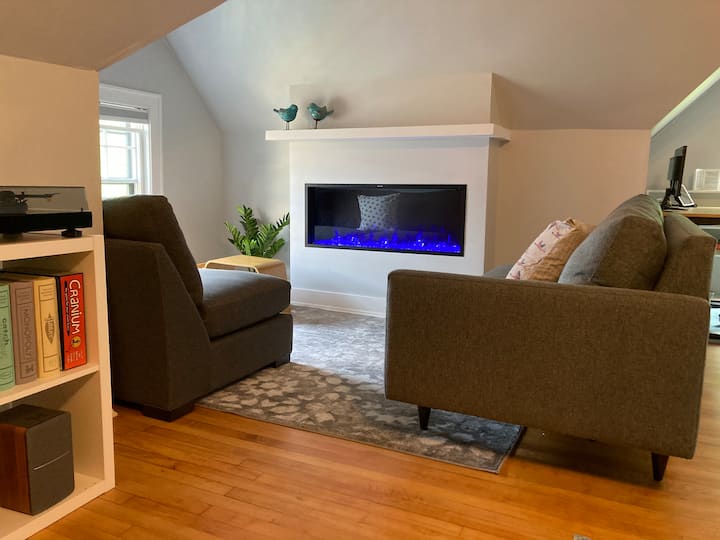 Lowry Treetop - Hot Tub + Sauna  + Peloton - Minneapolis, MN