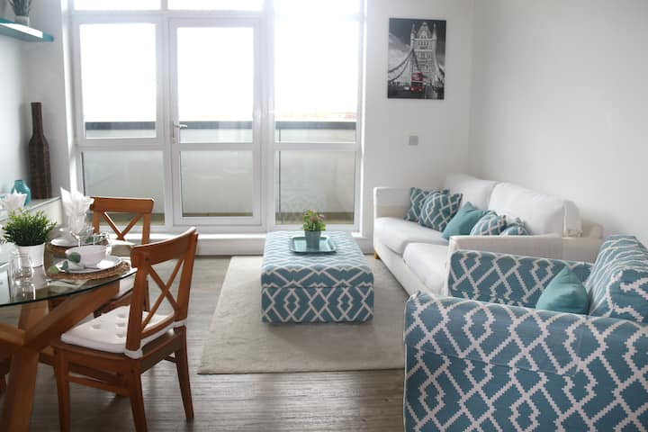 Contemporary Penthouse Apartment Southampton City - 사우샘프턴