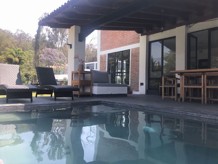 Alberca Privada, Amplio JardÃn, Asador. - Valle de Bravo