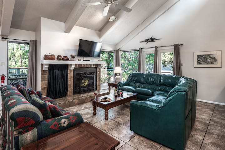 Jen Casa Sue Casa - Spacious, Private Jacuzzi - Ruidoso, NM