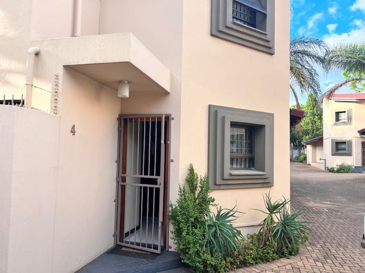 Affordable,spacious Town House, Arcadia , - Thurso - Pretoria