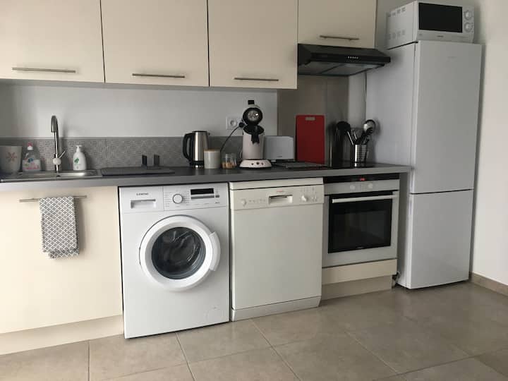 Studio Indépendant Au Coeur De La Provence - Nans-les-Pins