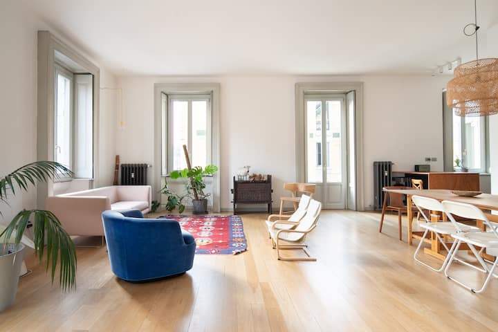 Design & Light – Historic 3br W/ Parking, Milan - Milan
