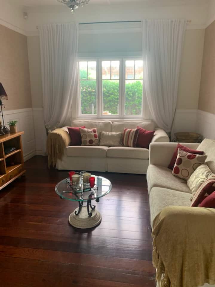 Close To Airport - Queen Bed In Beautiful Room - Perth