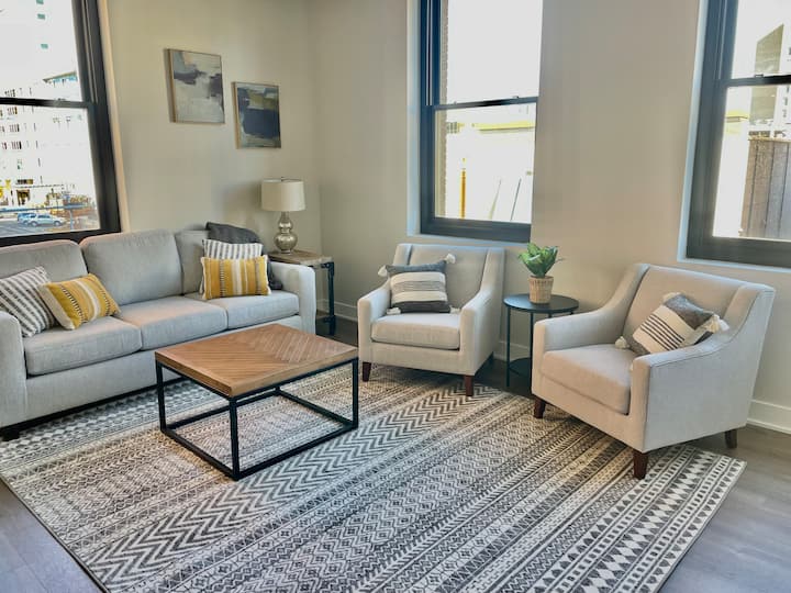 Brand New Downtown Lincoln Condo - Lincoln, NE