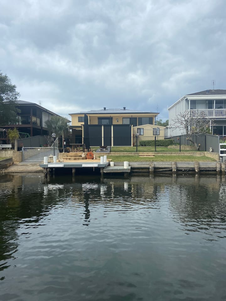 Large Sussex Inlet Waterfront Property - South Coast