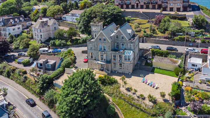 Boutique Devon Retreat, Sleeps 18 - Croyde