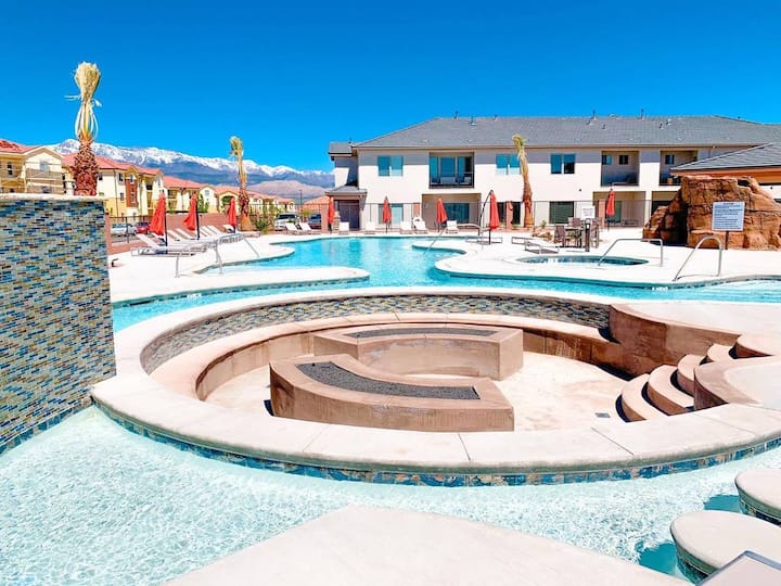 New Luxurious Zion Village 6bd/5ba Sleeps 22+ Pool - Hurricane, UT