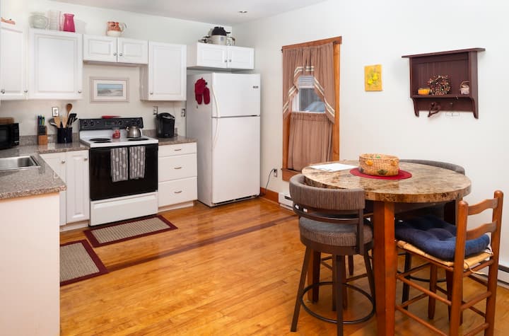Perfect For The Traveling Professional - Brattleboro